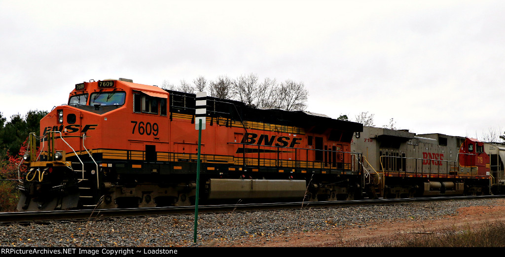 BNSF 7609 BNSF 719